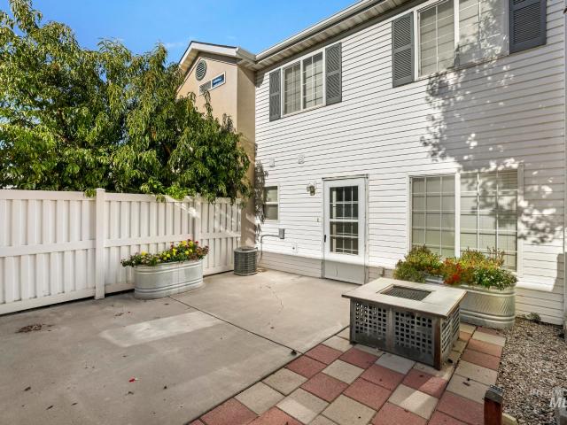 1935 Hampton Way