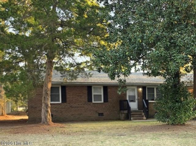 1935 King Dr, Greenville, NC 27834
