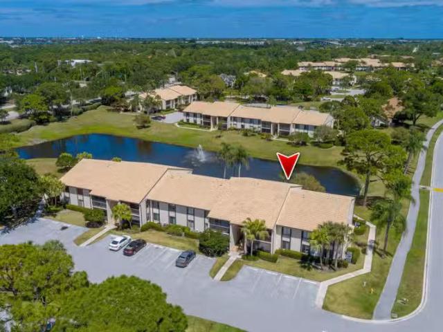 1935 SW SILVER PINE WAY APT H2, PALM CITY, FL 34990 Condo/Town.