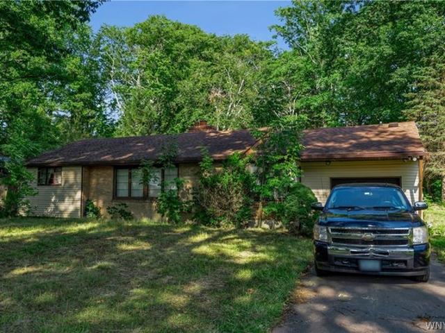 1935 Transit Rd, Elma, NY 14059