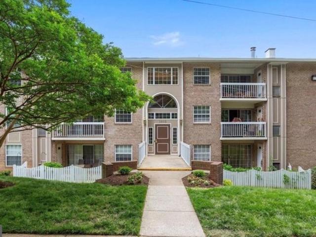 1935 Wilson Ln Apt 301, McLean, VA 22102