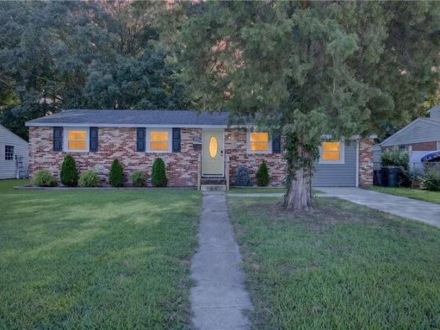 1936 Beall Dr, Hampton, VA 23663