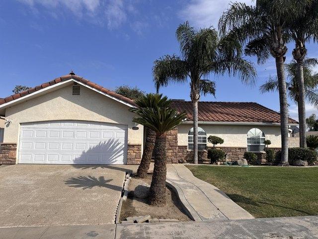 1936 Cypress Cove Dr, Tulare, CA 93274