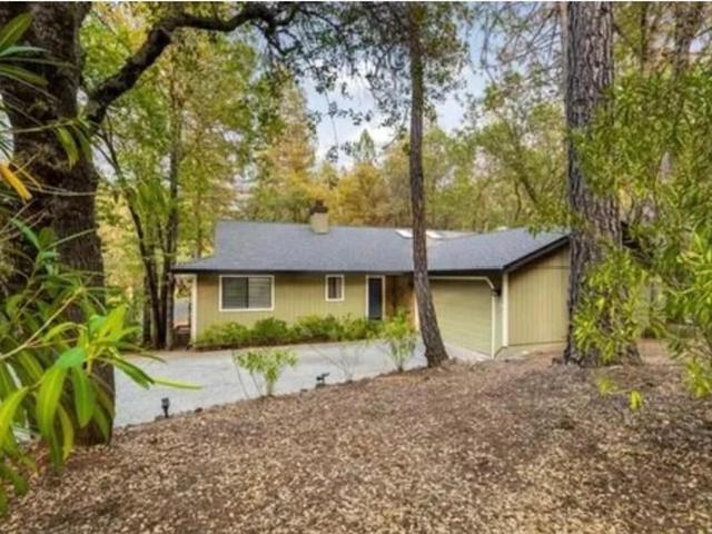 19373 Explorer Ct, Penn Valley, CA 95946