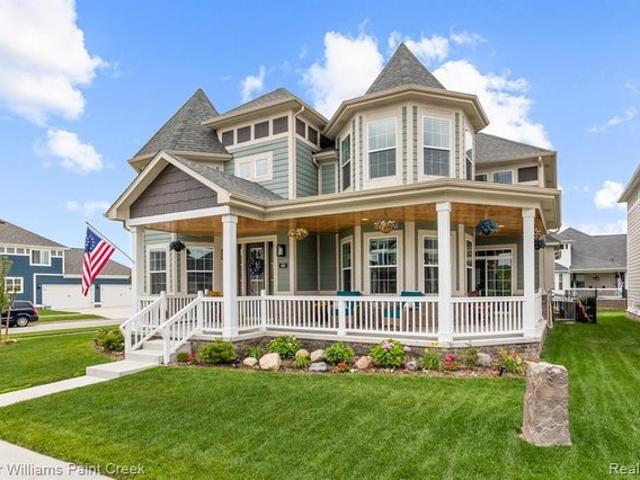 19376 Ryan Dr, Macomb Township, MI 48042
