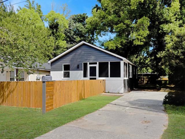 1937 Baxter Street
