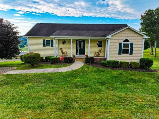 1937 Commonwealth Rd, Galax, VA 24333