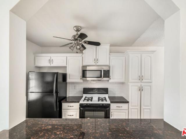 1937 S Shenandoah Street 8