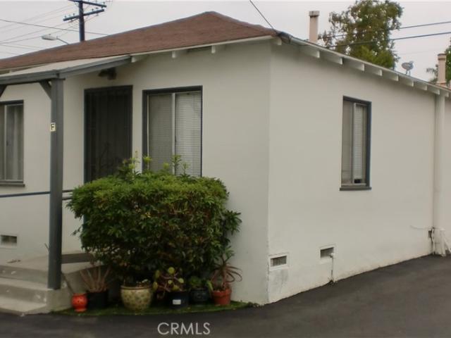 1937 17th St, Santa Monica, CA 90404 | MLS #GD25216 | Compass
