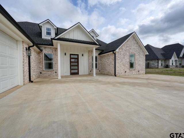 19383 Ridge Point Cir, Lindale, TX 75771 | MLS #26004