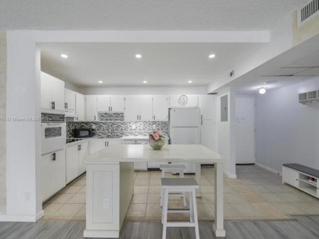 19380 Collins Ave #501, Sunny Isles Beach, FL 33160