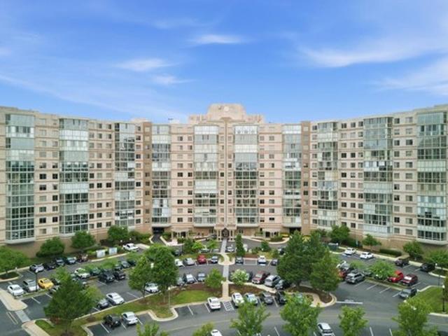 19385 Cypress Ridge Ter Unit 219, Leesburg, VA 20176
