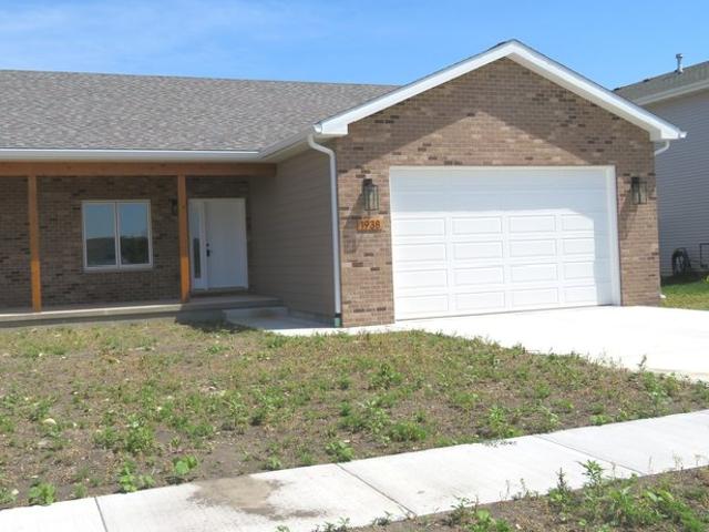 1938 Mountain Rd, Morris, IL 60450