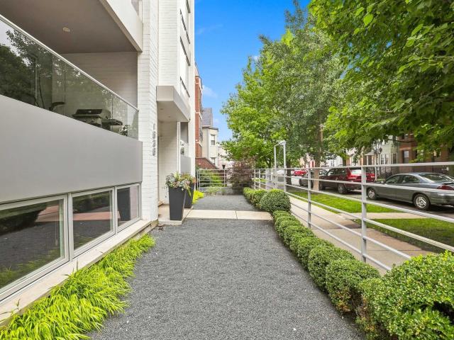1938 N Francisco Avenue # 1S