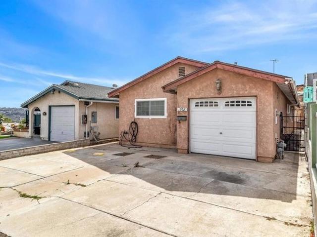 1938 Avenida De La Cruz, San Ysidro, CA 92173