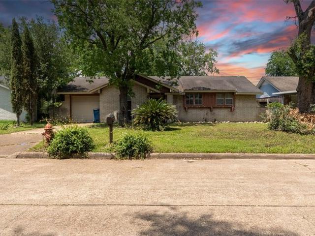 1938 Barnsley Ln, Houston, TX 77088