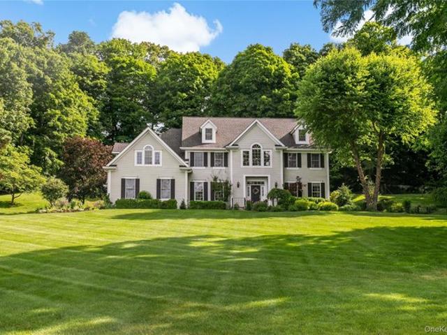 1938 Beekman Ct, Yorktown Heights, NY 10598