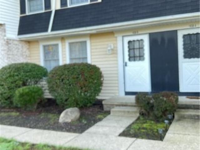 1938 Higby Dr, Stow, OH 44224
