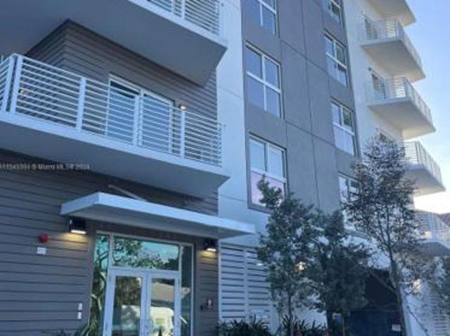 1938 Jackson St #201, Hollywood, FL 33020