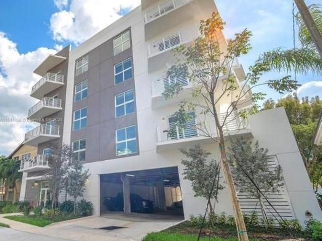 1938 Jackson St #301, Hollywood, FL 33020