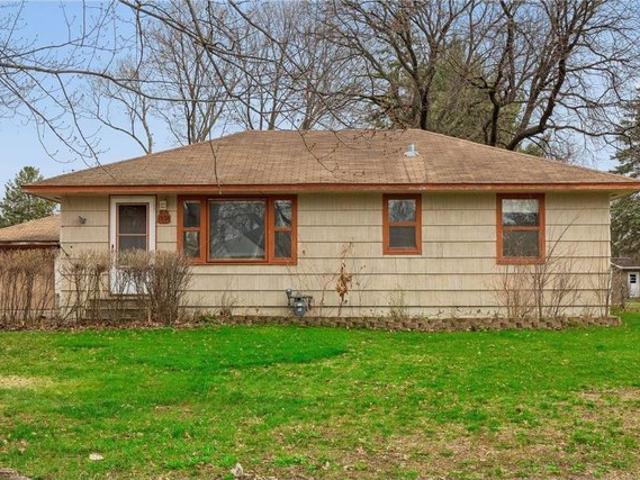 1938 Longview Dr, New Brighton, MN 55112