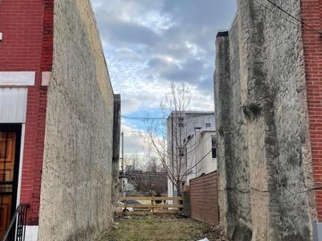 1938 Page St, Philadelphia, PA 19121