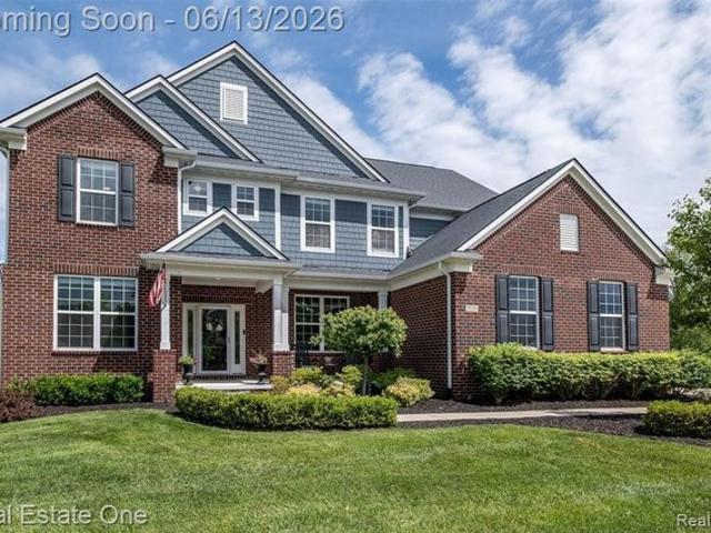 1938 Trowbridge Ln, Commerce Township, MI 48382