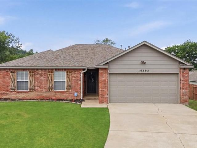 19392 Holly Ct, Catoosa, OK 74015