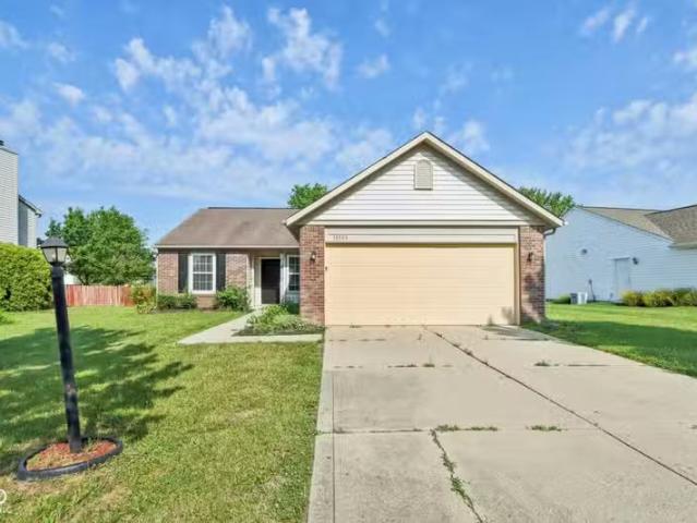 19399 GOLDEN MEADOW WAY, NOBLESVILLE, IN 46060 Single Family R.
