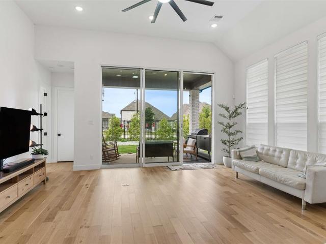 1939 Apple Tree Drive