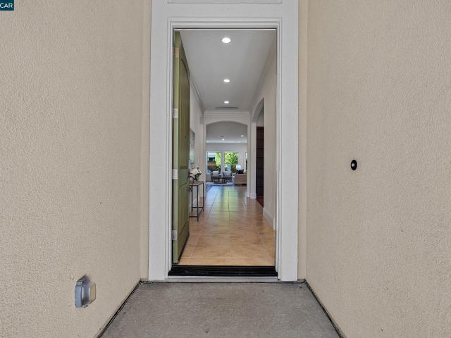 1939 Burgundy Ln