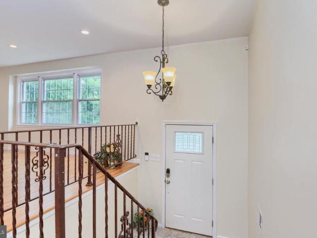 1939 Birchwood Park Drive N