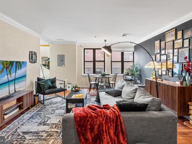 1939 Chestnut Street # 2D