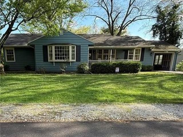 1939 Fulton Dr, Coshocton, OH 43812