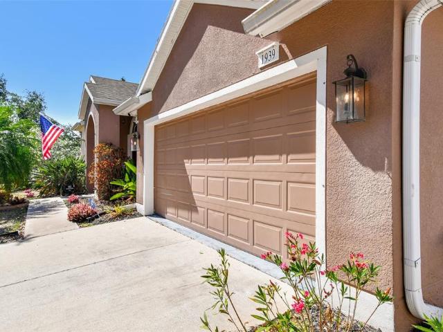 1939 Heartland Cir, Valrico, FL 33594 | MLS #TB8378 | Compass