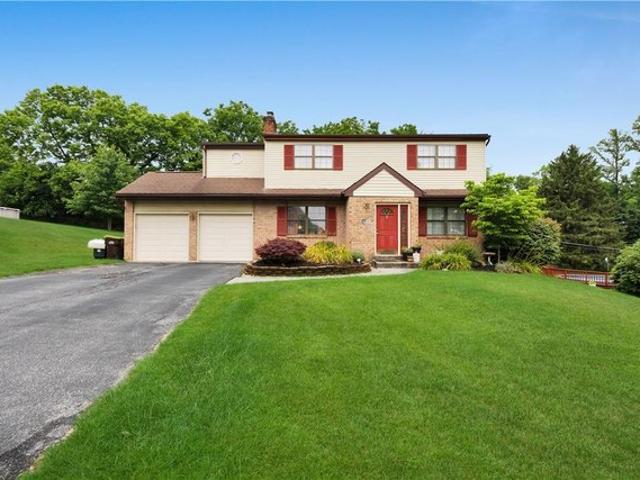 1939 Latta St, South Whitehall Township, PA 18104