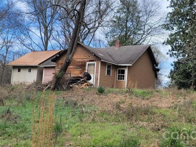 1939 River Rd, Lincolnton, NC 28092