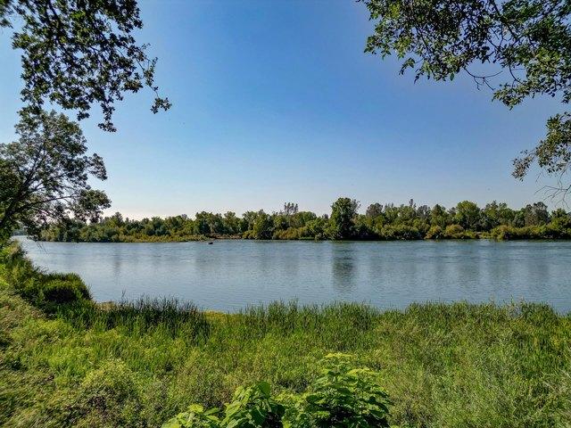 19301 Clover Rd, Redding, CA 96002