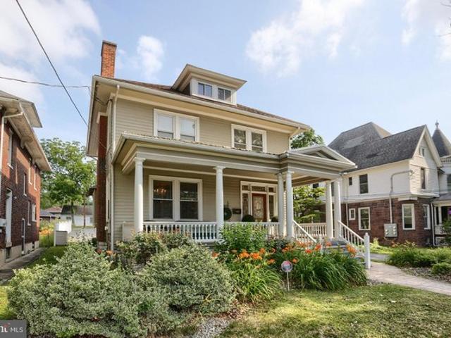 1930 Market St, Camp Hill, PA 17011