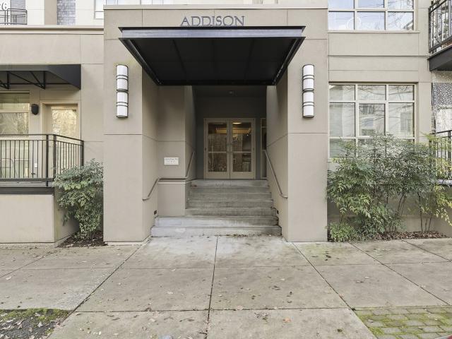 1930 NW Irving St, Unit 302, Portland, OR 97209 | MLS #104187 | Compass
