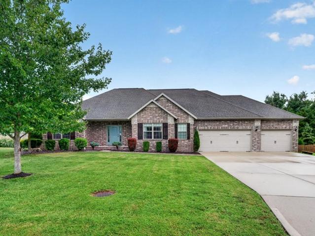 1930 N Pavilion Pl, Strafford, MO 65757