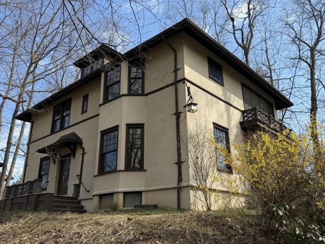 1930 Cambridge Rd, Ann Arbor, MI 48104