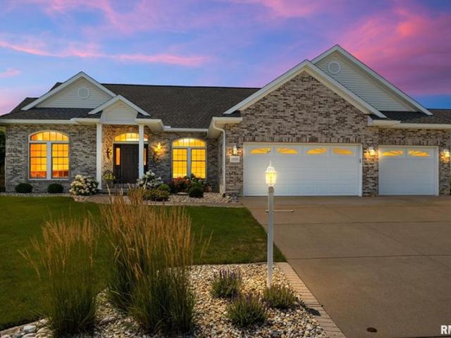 1930 Chestnut Ln, Washington, IL 61571