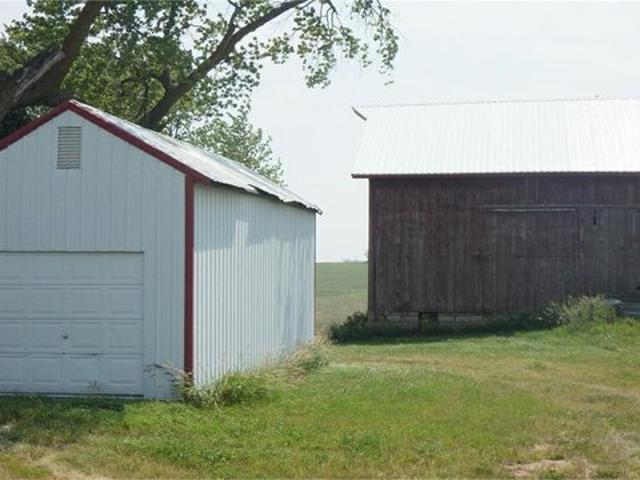 1930 Rose Ave, Wilton, IA 52778