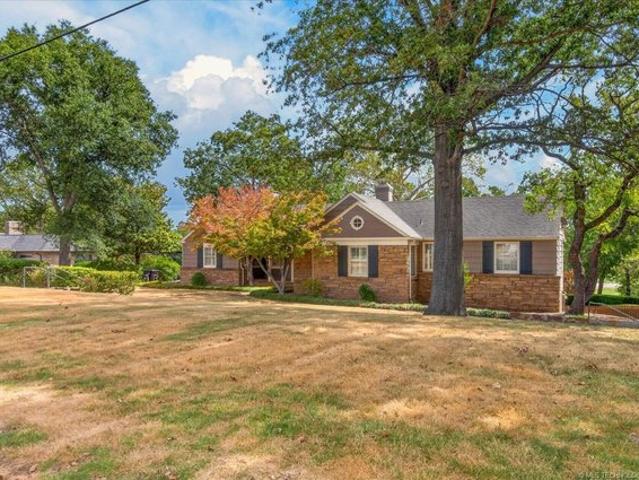 1930 Southview Ave, Bartlesville, OK 74003