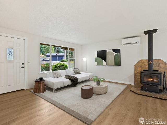 1930 th Street E