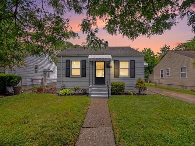 19315 Kingsville St, Harper Woods, MI 48225