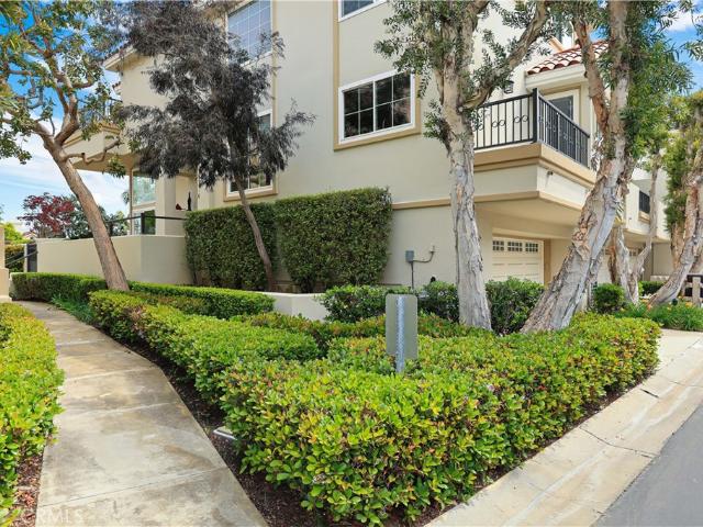 19316 Sawgrass Ln, Huntington Beach, CA 92648 | Compass
