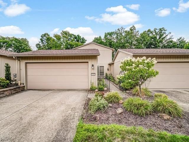 19319 Idlewood Trl, Strongsville, OH 44149