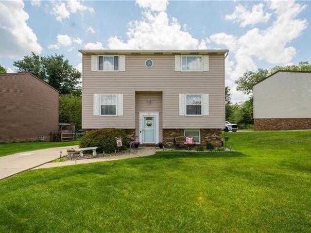 1931 Hertford Dr, South Park, PA 15129